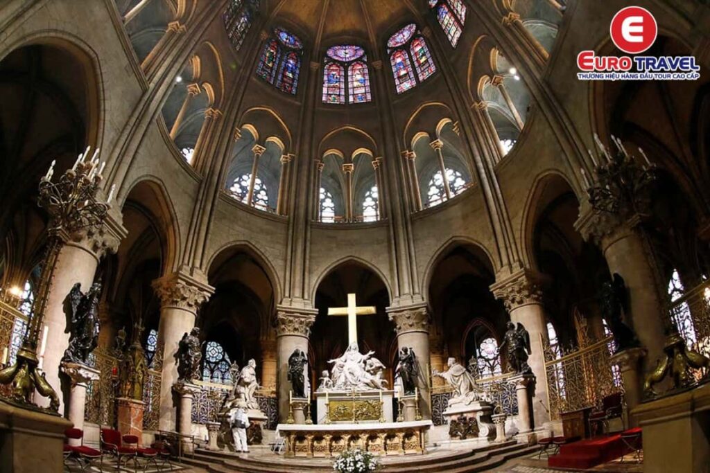 Nhà thờ Đức Bà Paris - Kiệt tác vĩ đại của Paris nước Pháp